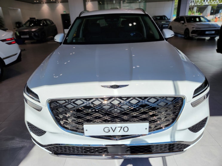 "가격 5380만 원 혜자" 제네시스 GV70 페이스리프트 BMW X3 보다 더 좋은 이유 찾았다! : 네이버 블로그