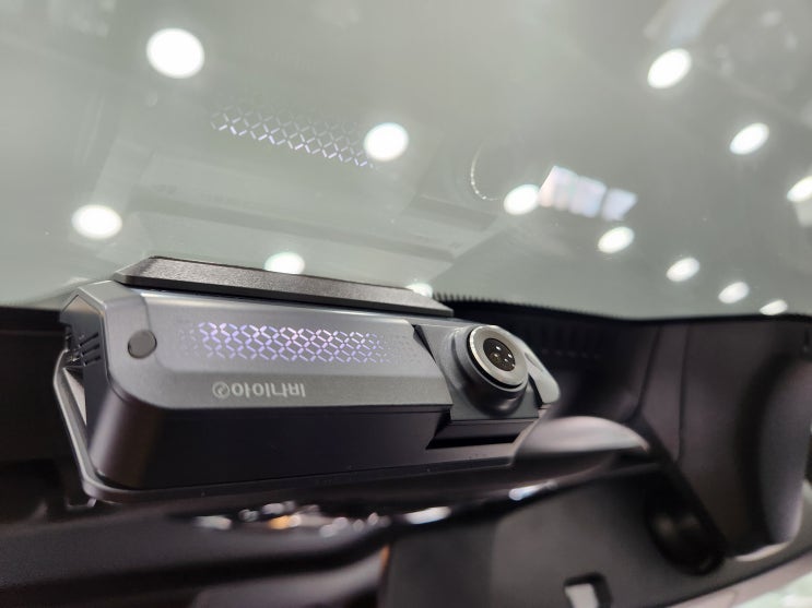 BMW G30 523D 순정블박 탈거후 최신 아이나비 블랙박스 QXD1 PLUS 설치 : 네이버 블로그