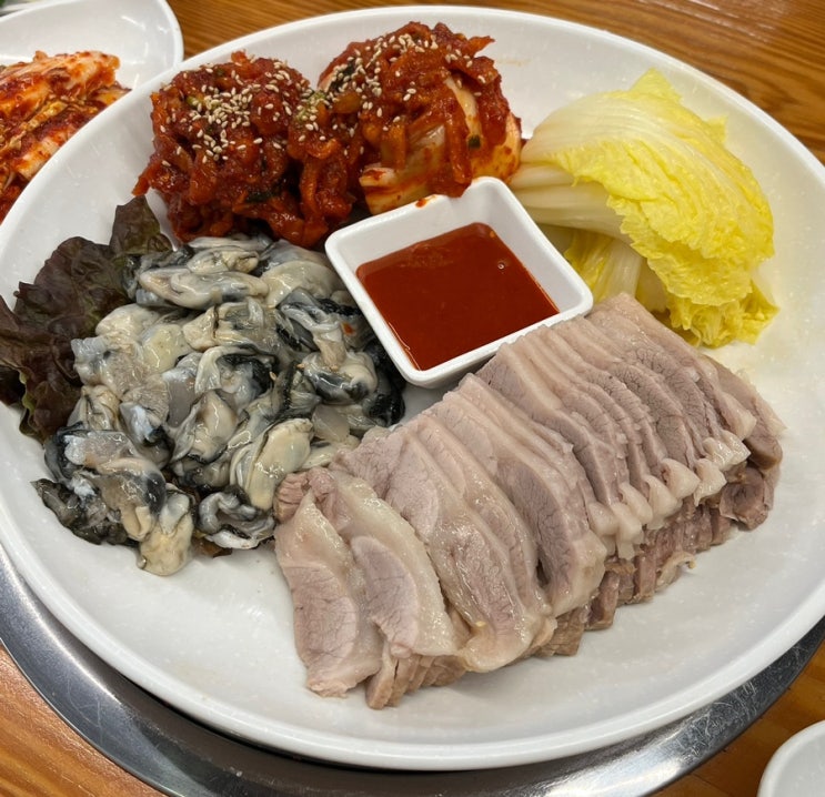 등촌역 굴보쌈을 시키면 해물칼국수도 나오는 보쌈 맛집 ‘만배아리랑보쌈 등촌점 네이버 블로그