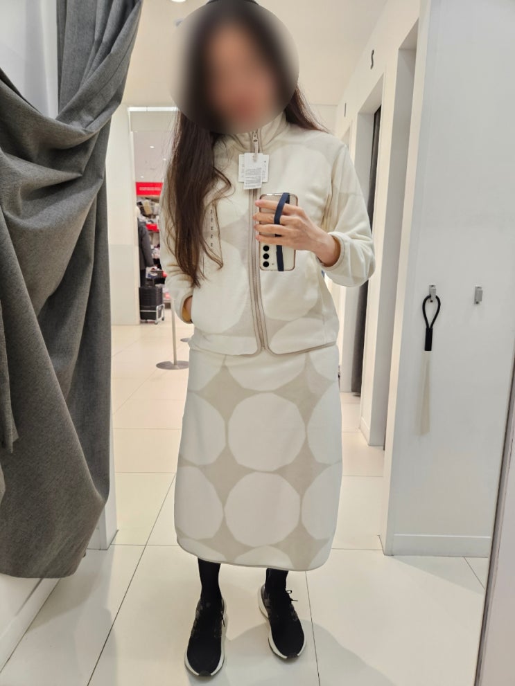 유니클로 마리메꼬 콜라보레이션 후리스 스커트 숄더백 터틀넥 실물 후기 & 피팅 해봄 : 네이버 블로그