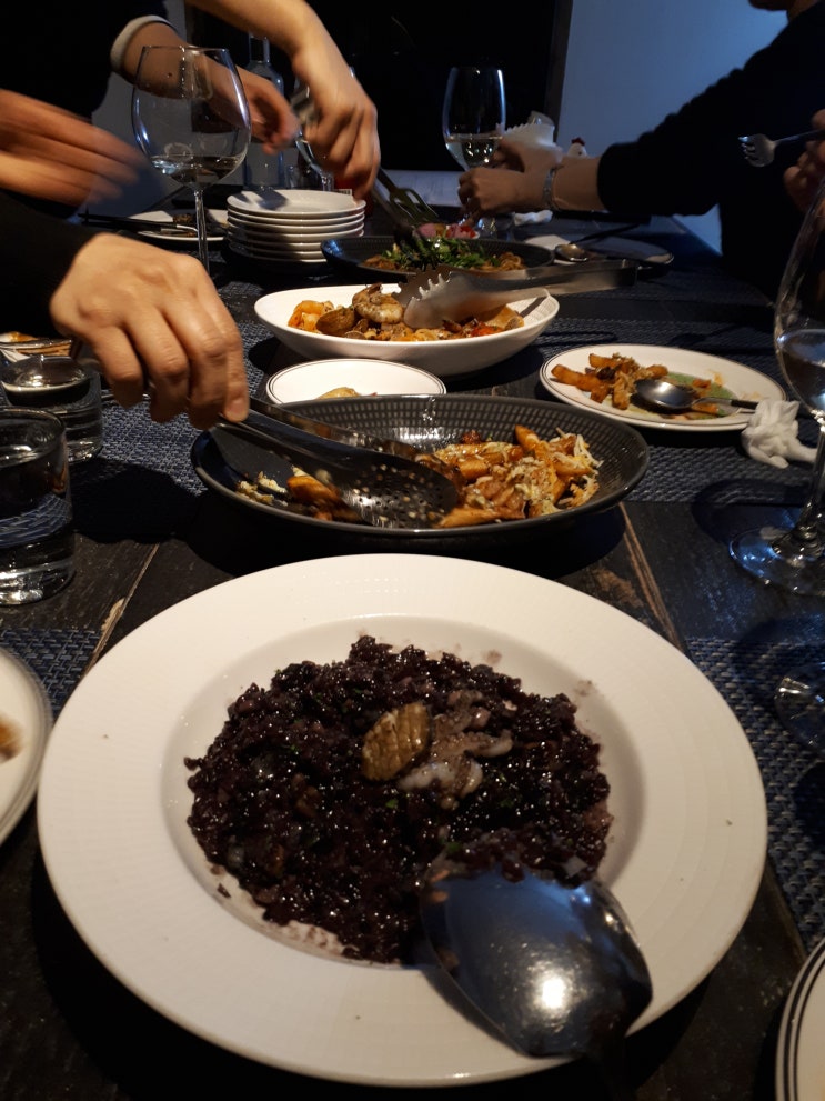 [뉴질랜드 코알라가 들려주는 영어이야기] Today's lesson is about: "just like that=as if it were nothing" : 네이버 블로그