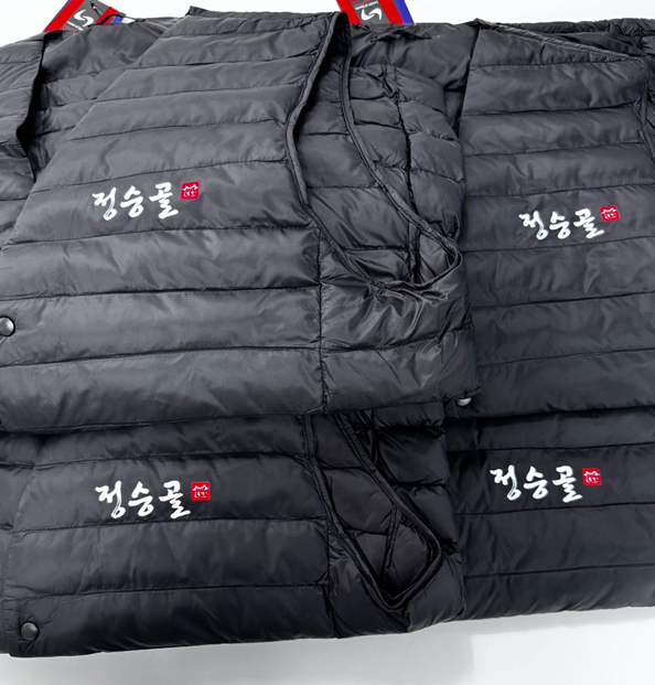 원주 단체 유니폼 제작 정슬골한우 유니폼 제작 카라티 경량조끼패딩 커스텀 단체 티셔츠 주문 제작은 강담이네에서