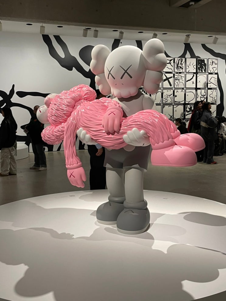 [캐나다 토론토일상] 온타리오 미술관 'AGO' 주차/ 무료입장 Kaws family 카우스패밀리 특별전시회 : 네이버 블로그