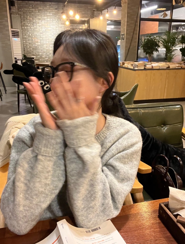 [젠틀몬스터 ZIN 01 리뷰]혜주옷장:: 2024 젠틀몬스터 진 블랙 실착후기,진 색상팁, 여자 뿔테안경 추천 : 네이버 블로그