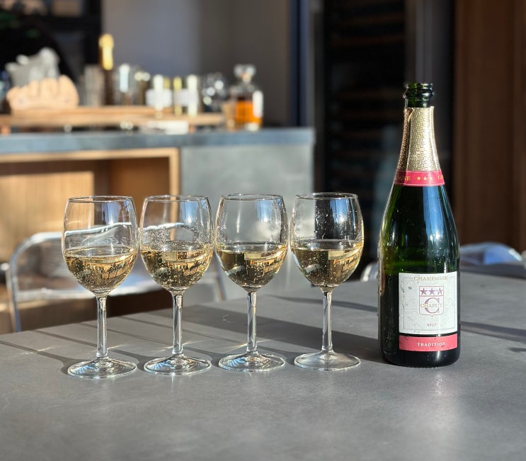 [내돈내산 와인 후기] 샴페인 브뤼 트레디션 샤푸이 (Champagne Brut Tradition Chapuy) : 네이버 블로그