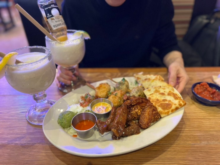 잠실 롯데월드몰 6층 맛집 온더보더 롯데월드몰점 데이트 갈만한곳 네이버 블로그