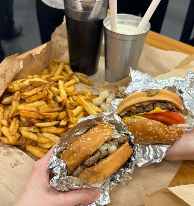 더현대맛집 파이브가이즈 여의도 웨이팅 메뉴추천 토핑선택 감자튀김사이즈 네이버 블로그