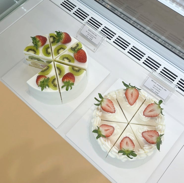 [연남] 바나나하루키 / 연남동 케이크 맛집 / 케이크 라인업 : 네이버 블로그