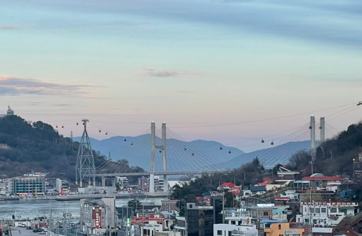 뚜벅이 여자 혼자 2박3일 여수 여행②바다김밥해상케이블카오동도카페하얀파도돌산대교 네이버 블로그