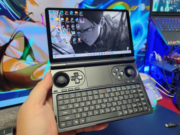 UMPC GPD WIN MINI(윈미니) 7840U 2TB+32GB 만져봤습니다. 음!! 별로 기대를 안했는데 작고 너무 이쁘고 따뜻해서 겨울에 사용하기에 좋은거 같 ...