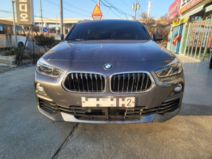 BMW 블랙박스 F39 X2 QXD1 및 보조배터리 장착하기. : 네이버 블로그