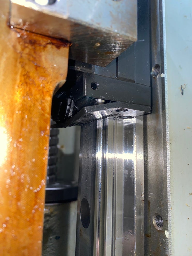 VX400 Z축 LM GUIDE 교체 : 네이버 블로그