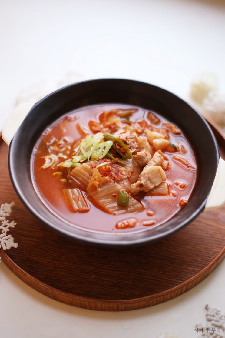 돼지 고기 김치찌개 맛있게 끓이는법 묵은지 삼겹살 김치찌개 레시피 재료 네이버 블로그