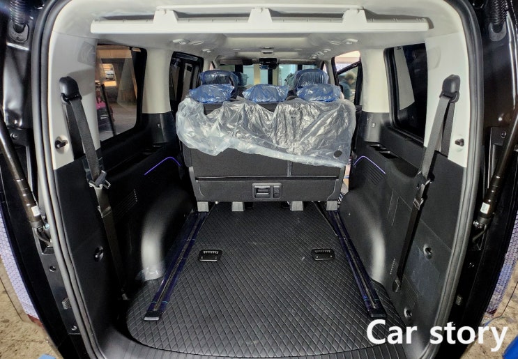 스타리아 라운지 7인승, 공항 픽업, 벤티 차량, 영업용 택시에 필수 작업, 3열 레일 연장 및 타공 레일 개조 작업으로 넉넉한 ...