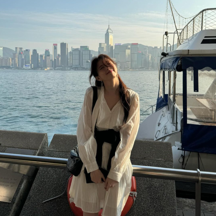 20대 여자 가방 추천 찰스앤키스 한소희 인스타그램 패션으로 코디한 크로스백 가방 부츠 네이버 블로그
