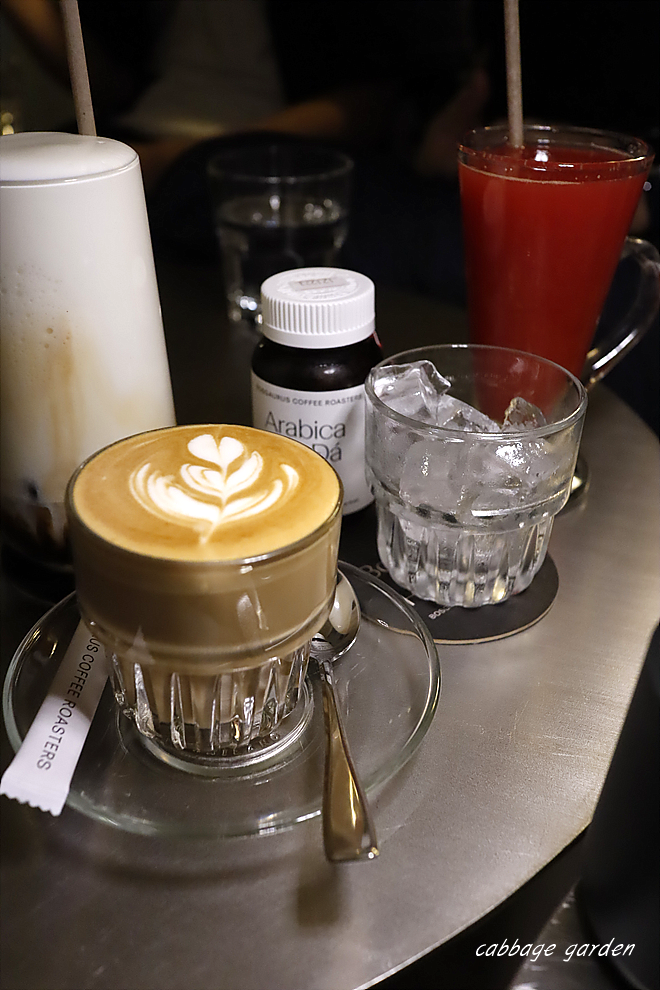 호치민 1군 카페 분위기 좋은 보스가러스 로스터리 Bosgaurus Coffee Roasters the opera house ...
