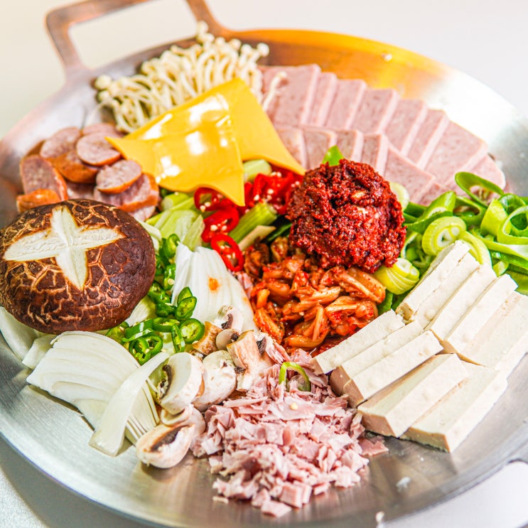 부대찌개 황금레시피 사리곰탕 라면스프요리 사골곰탕부대찌개 그리들요리 육수 맛내기 양념장 레시피 김치 스팸 소세지 햄 라면 재료