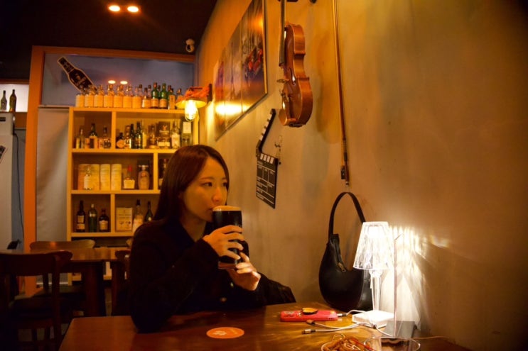 온천천 카페거리 술집 노벰버 안락동 힙한 분위기의 칵테일 바 기네스 드래프트 크로플 맛집 네이버 블로그