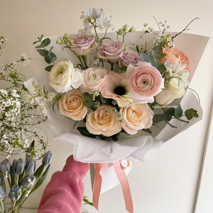 샛강 꽃집 라라랜드 아네모네가 들어간 핑크꽃다발♥ 기념일꽃다발프로포즈꽃다발샛강꽃집여의도꽃집대방꽃집파크원꽃집