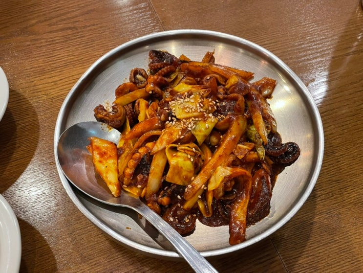 신도림 디큐브 맛집 사월에 보리밥과 쭈꾸미 물냉면 고르곤졸라피자를 한번에 네이버 블로그
