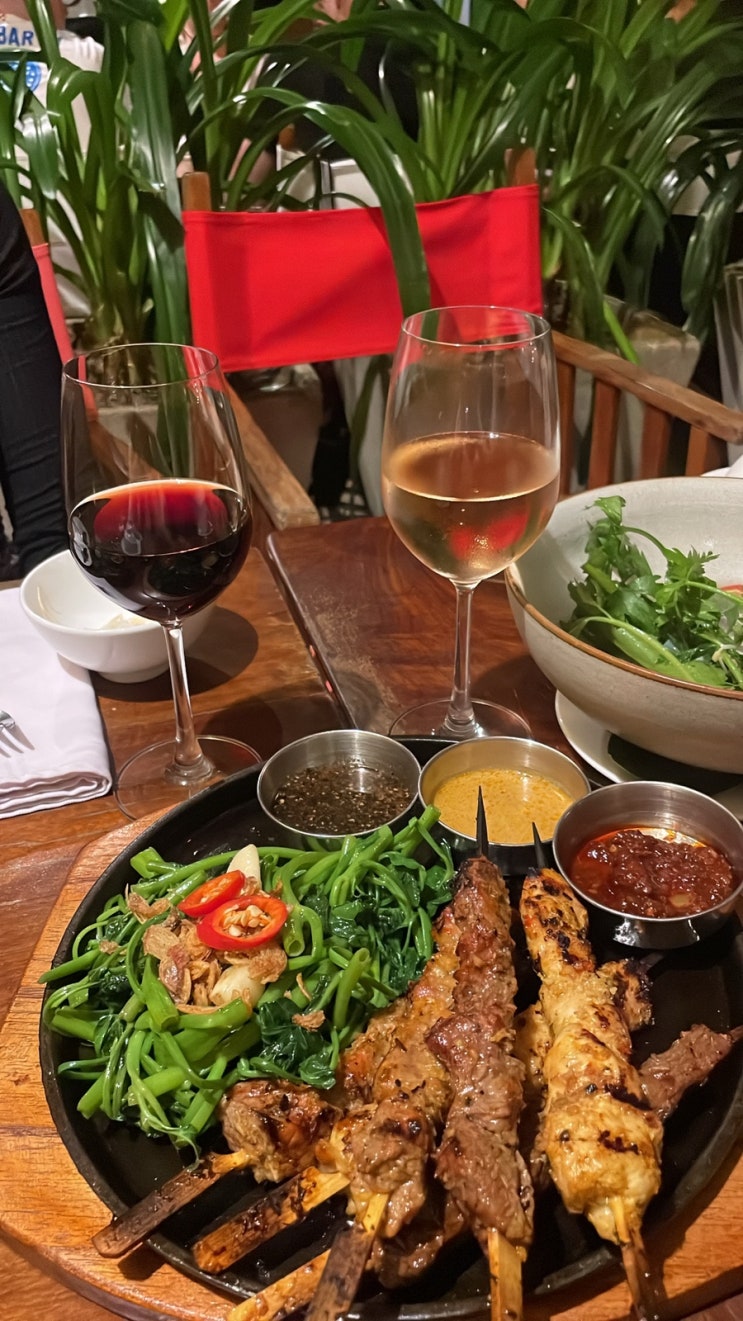 호이안에서 유럽분위기 잔뜩 느낄 수 있는 맛집 하이카페 바베큐 Hai Cafe에서 디너 및 와인 후기 : 네이버 블로그