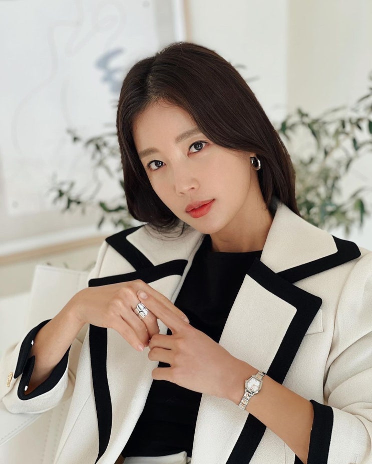 기은세의 데일리워치로 40대 여성들의 데일리룩에 고급감을 더할 여자 명품 브랜드 아이그너 메탈 손목 시계 추천 네이버 블로그
