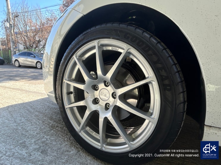 폭스바겐 골프 8세대 REVO RF018 18인치 휠 하이퍼 실버 도색 (feat. 플로우 포밍 알루미늄 휠 제조 공법 ...