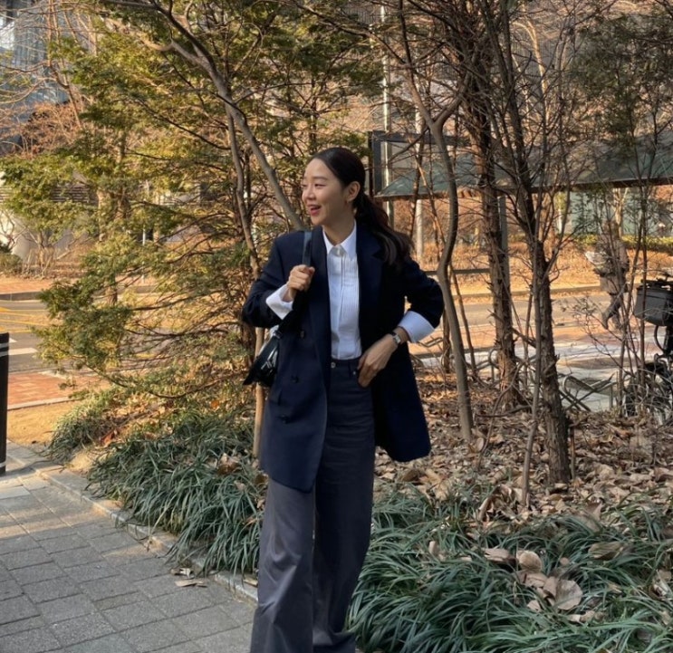 30대 여자 회사원의 데일리백으로 백화점에 많이 보이는 여성 브랜드 조이그라이슨 호보백 가방 추천 W 신혜선 네이버 블로그