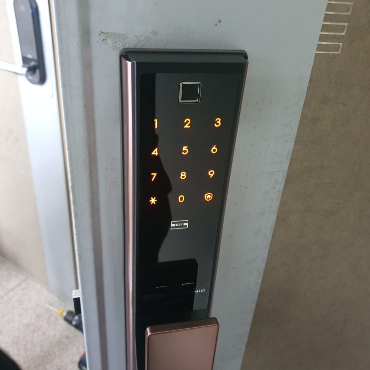 능평동 고장 난 디지털도어락 삼성 SHP-DP951 번호키 교체 설치 오포 열쇠 태전동열쇠 : 네이버 블로그