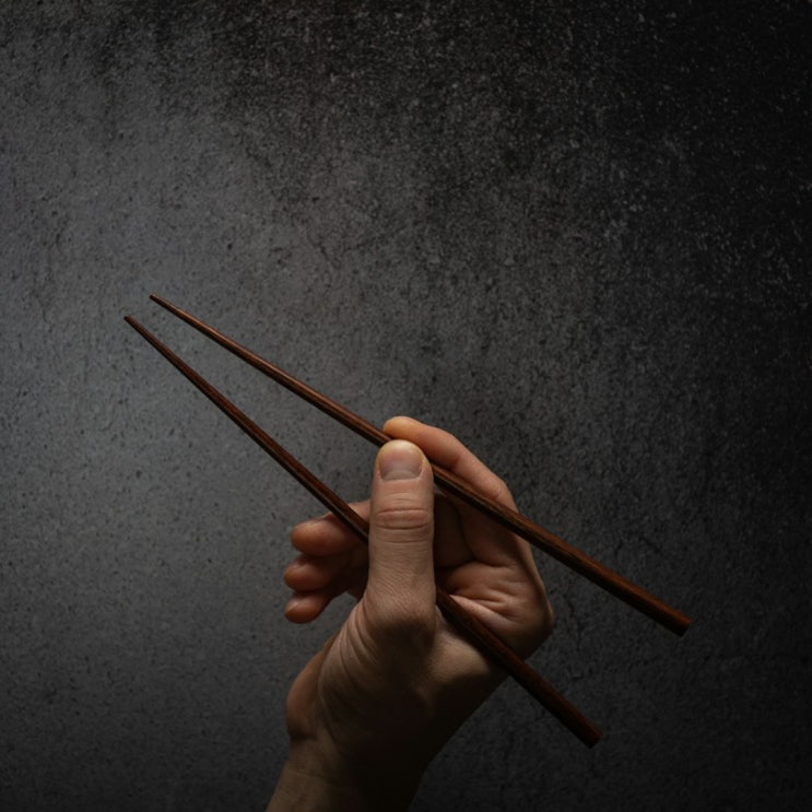 예비초등의 젓가락질 연습 동기부여 _ 콩집기 처음엔 나무젓가락으로 도전! : 네이버 블로그