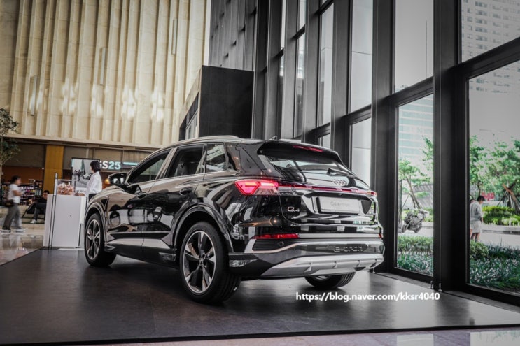 2023 아우디 Q4 e-트론 리뷰, 그거 알아? 난 후륜구동임! : 네이버 블로그