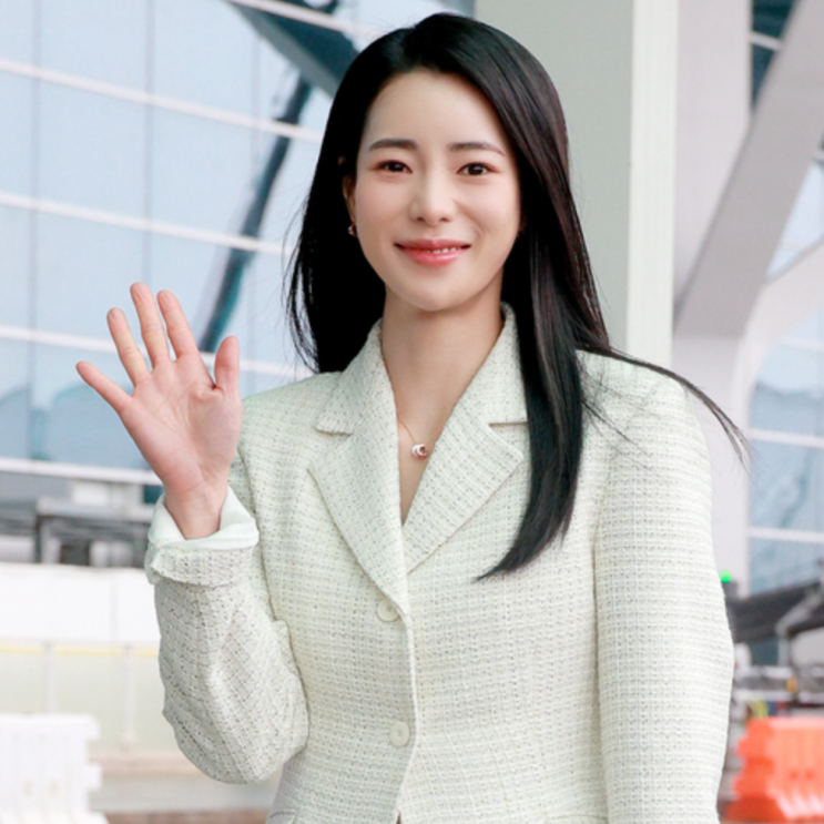 봄 트위드자켓 코디 임지연 시슬리 여성 화이트 트위드 자켓 청바지 네이버 블로그