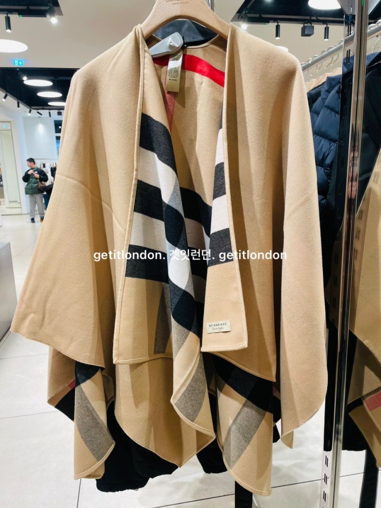 버버리SALE🩷 리버서블 체크 메리노울 케이프 카멜컬러 : 네이버 블로그