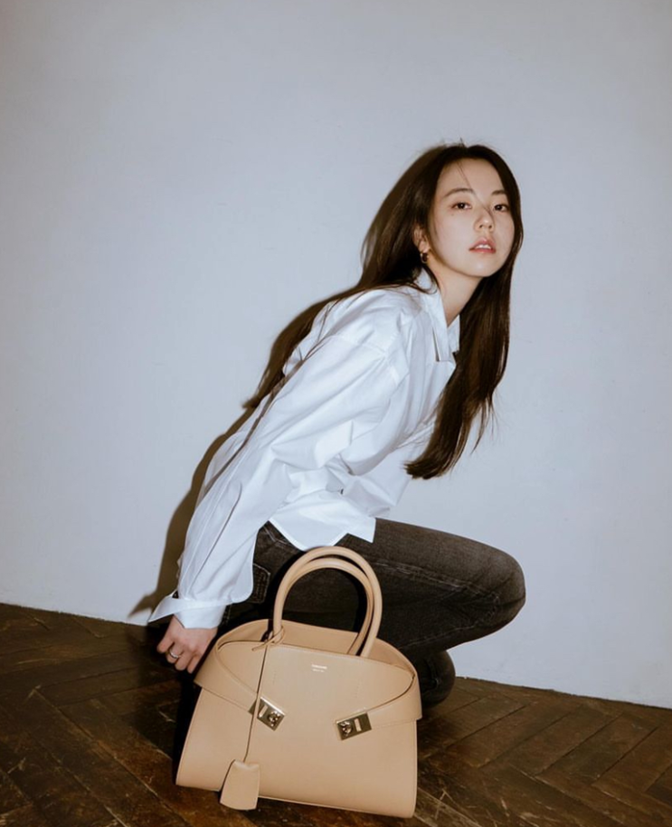 30대 여자 명품 가방 페라가모 안소희 데일리백 선택 네이버 블로그