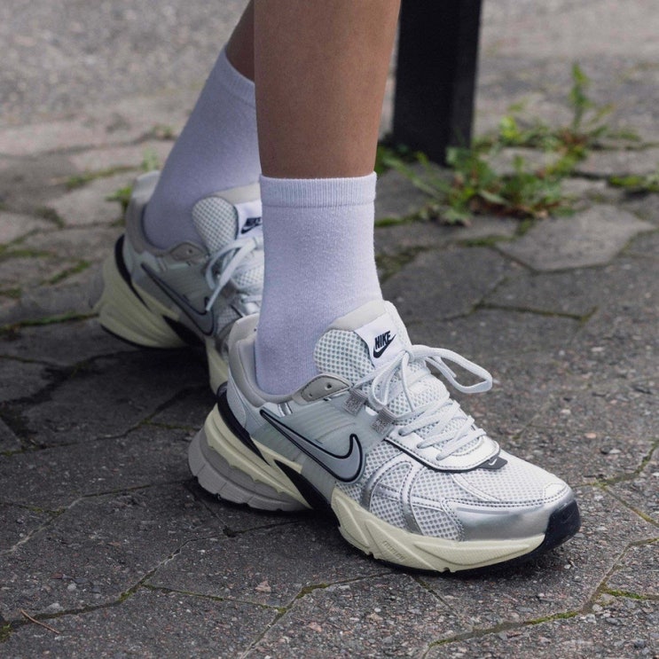 나이키 V2K RUN 퓨어 플래티넘 구매후기. 완전 편함🤍 : 네이버 블로그