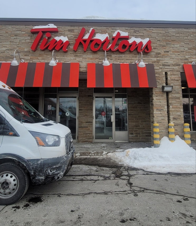 [캐나다여행7] 고속도로를 지나다가~캐나다의 국민커피, 팀홀튼(Tim Horton)에 잠시 들렀다가요. : 네이버 블로그