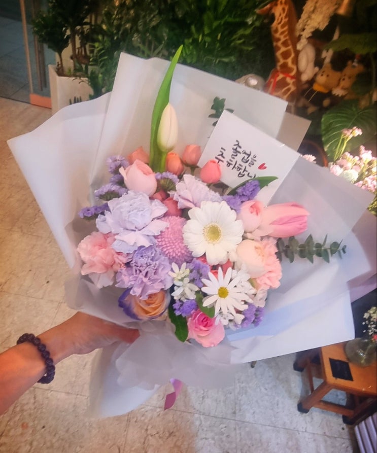 태릉입구역 꽃집 공릉꽃집 노원꽃집 노원구꽃집 도봉 꽃집 동대문꽃배달꽃집 화랑대꽃집 신내동꽃집 삼육대꽃집 고대꽃집 성신여대 졸업식