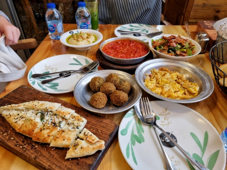 요르단 암만 맛집 압둔 카쇼카 Khashoka 훔무스 팔라펠 파투쉬 터키음식 : 네이버 블로그