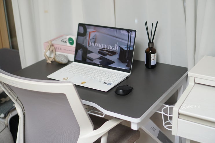 1인용 컴퓨터책상 좁은 공간에 알맞은 에이픽스 GD001 800화이트 : 네이버 블로그