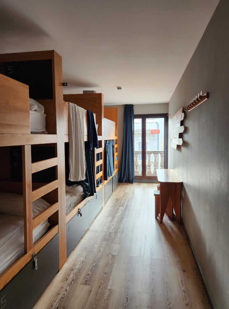 🇪🇸 스페인 호스텔 후기 겸 가성비 숙소 추천: 바르셀로나 Yeah Hostel, 사라고사 The Botanic Hostel ...