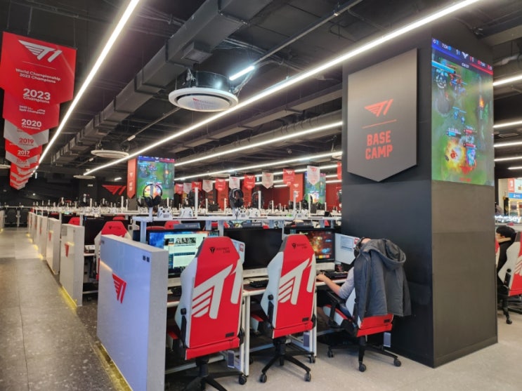 홍대입구역 T1 베이스캠프 PC방(티원 피시방) 후기 : 네이버 블로그