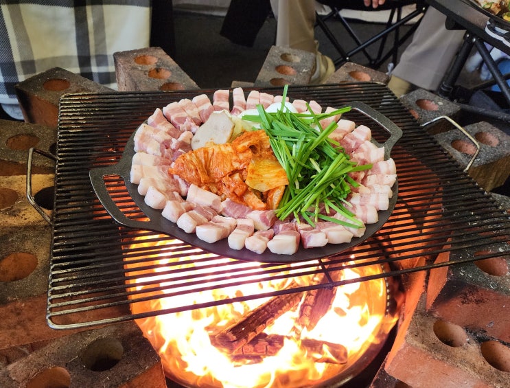 광주근교 캠핑분위기 그리들 삼겹살 고기집 화순 맛집 산뜨락 네이버 블로그