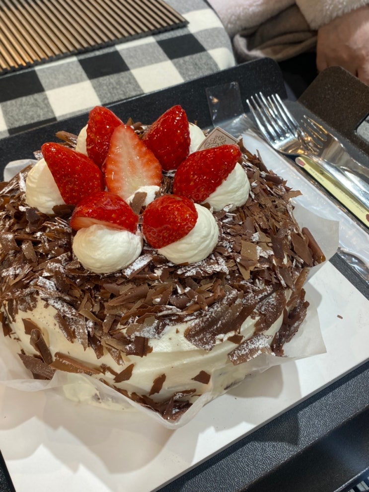 대구 | 수성구 케이크가 맛있는 베이커리 카페 르배 LEBAE 🎂 졸업식 입학식 기념일 생일케이크 추천 : 네이버 블로그