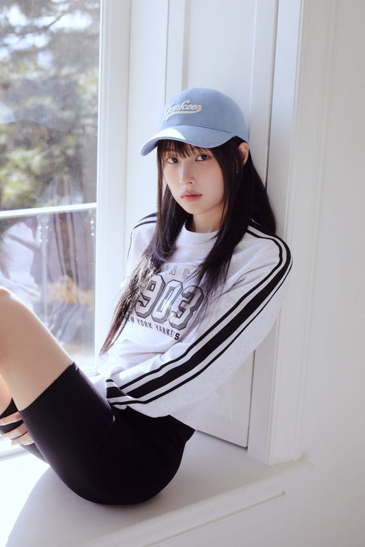 Mlb 엠엘비 여성맨투맨 배우 강혜원 크롭 여자 티셔츠and스웻셔츠 예쁘잖아 네이버 블로그