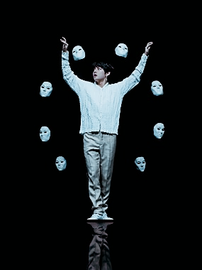 방탄소년단 뷔, "The One & Only V", V's Singularity mask performance in ...