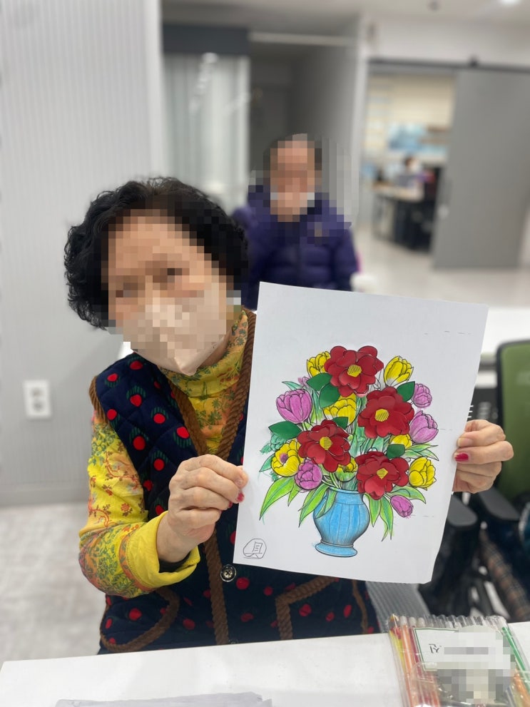 3월 1일금 동백꽃 화분 인지향상프로그램 대전 유성 어울림노인주간보호센터 대전 대전주간보호센터 대전노인주간보호