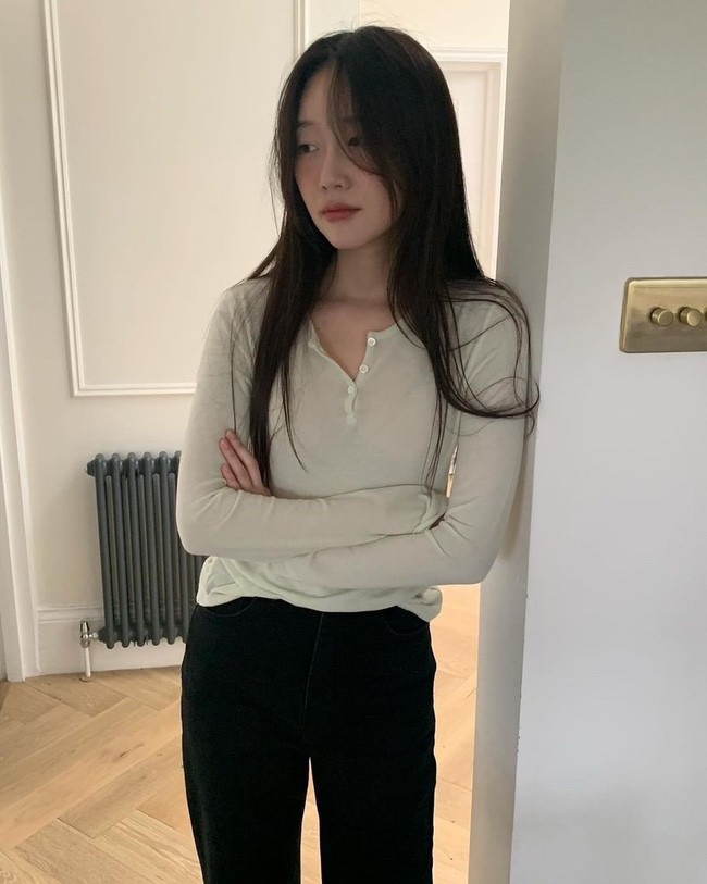 여러 계절에 고민 없이 매치하기 좋은 페브 티셔츠 ! 여섯 가지 색상으로 만나보세요 :) : 네이버 블로그