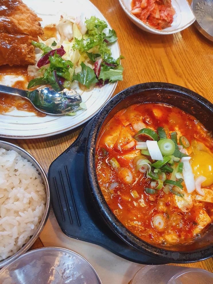 신촌이대 내돈내산 연대동문과 이대후문의 점심모음집 시즌2 퓨전면편 헐리우드 화가와요리사 다미손칼국수 황생가칼국수