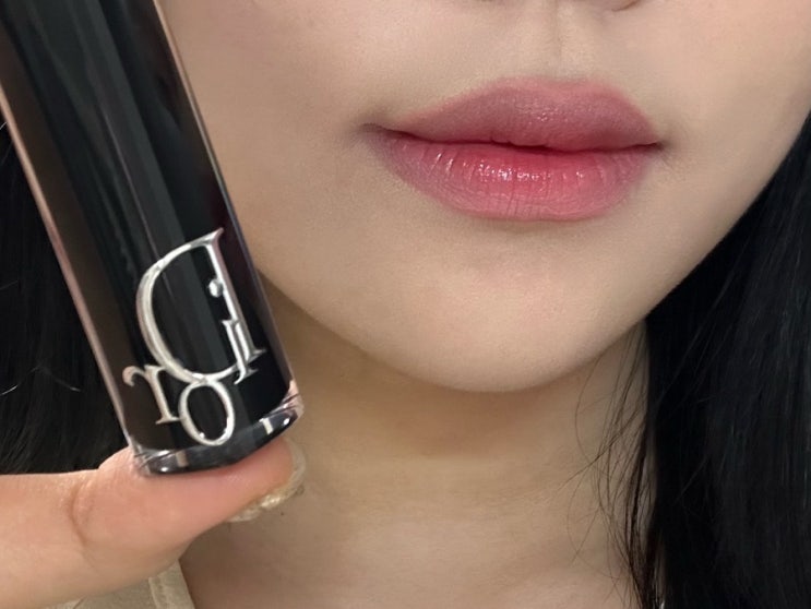 [DIOR] 디올 어딕트 립스틱 667 디올매니아 | 촉촉하고 반짝이는 맑은 핑크레드 색상의 디올 어딕트 667 디올매니아 ...