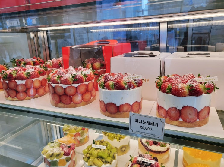 발산역 카페 딸기케이크 맛집 유명한 프레베리 마곡점 네이버 블로그